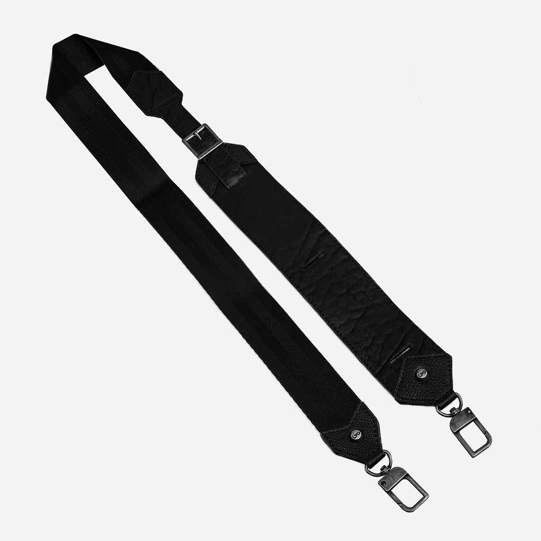 Documentera - Bull Neck black